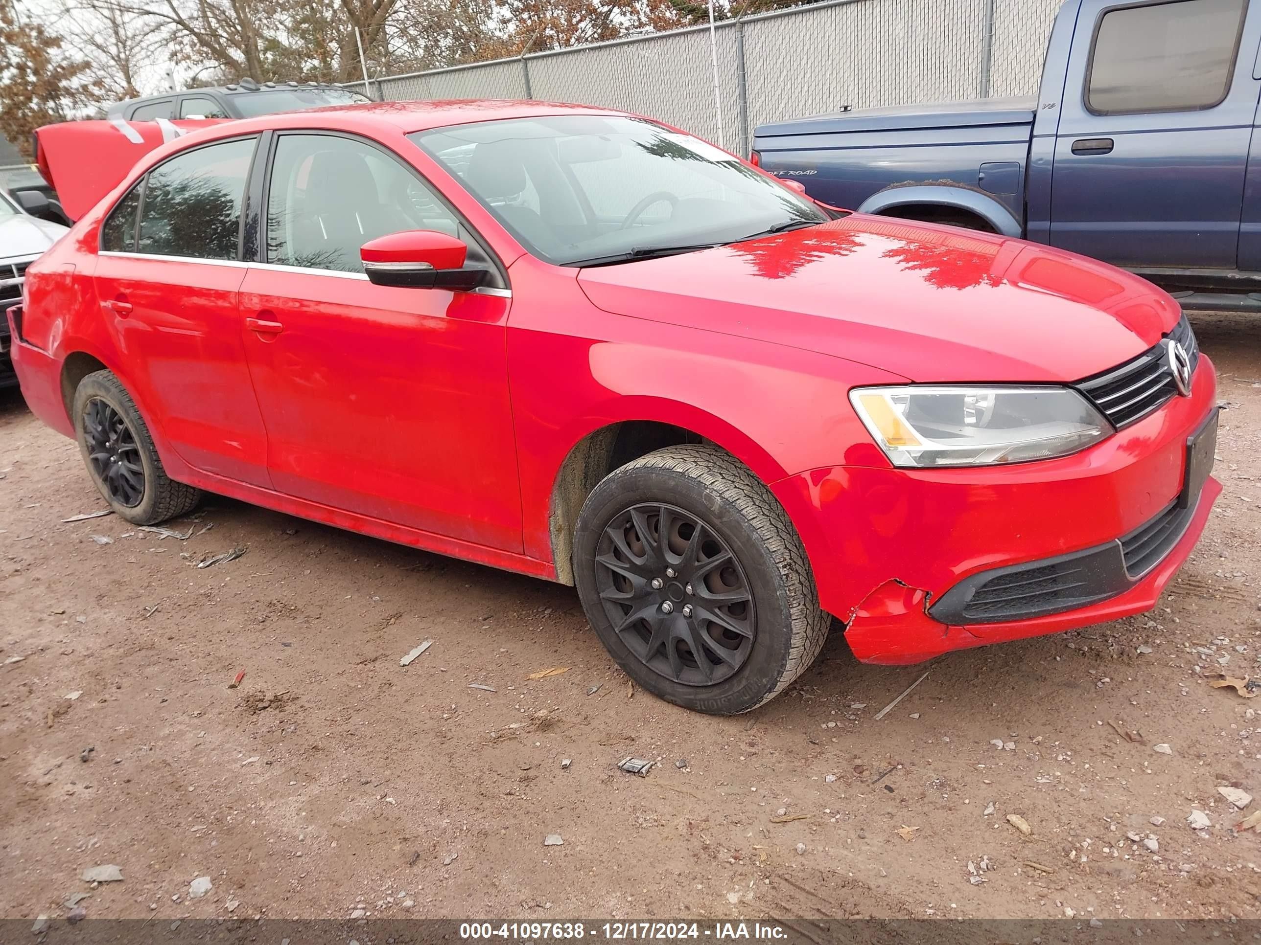 Price & History 2013 Volkswagen Jetta 2.5l Se 2.5l I-5 Dohc, Vvt, 170hp ...