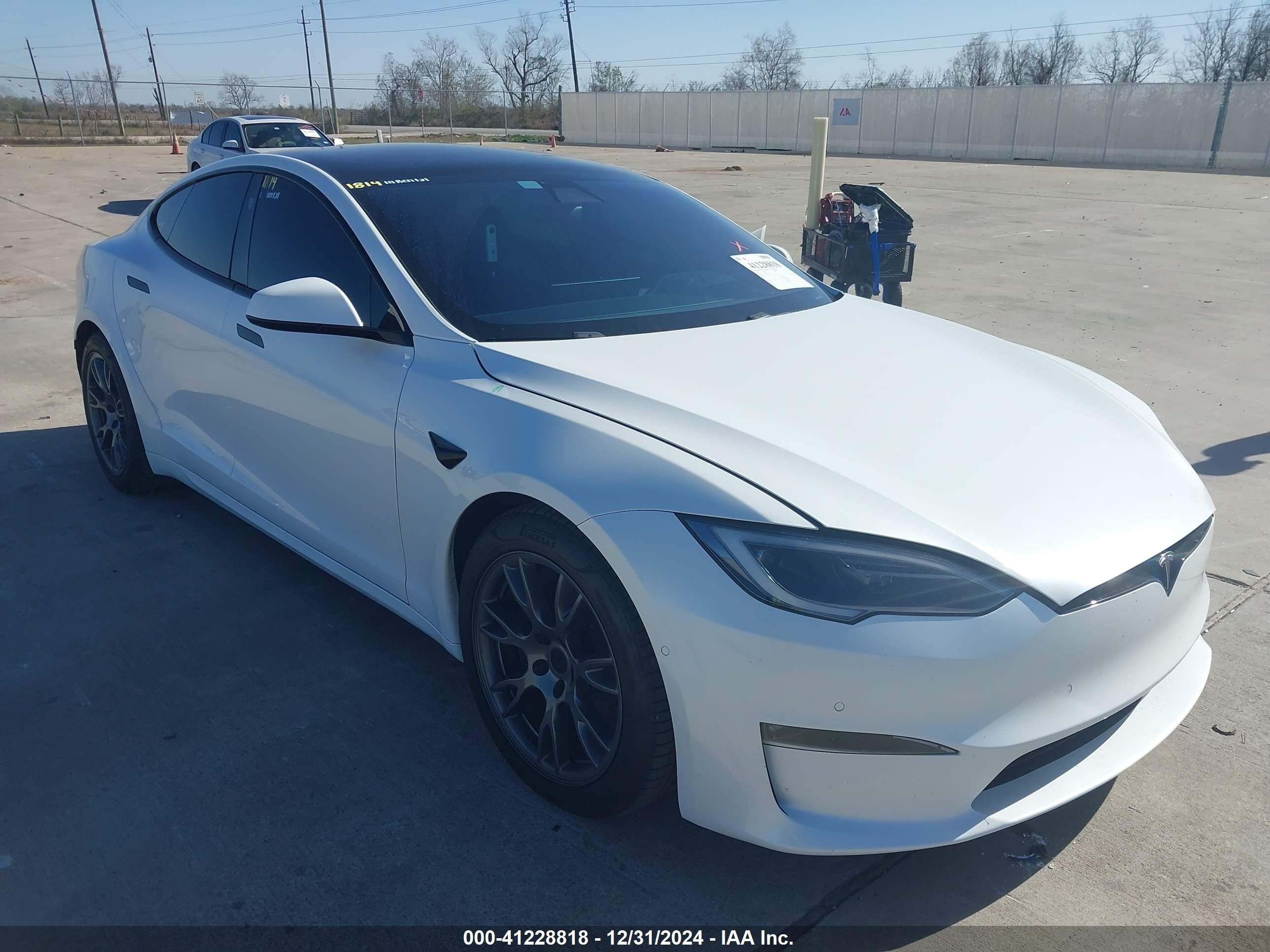 Price & History 2022 Tesla Model S Plaid Tri Motor All-wheel Drive vin ...