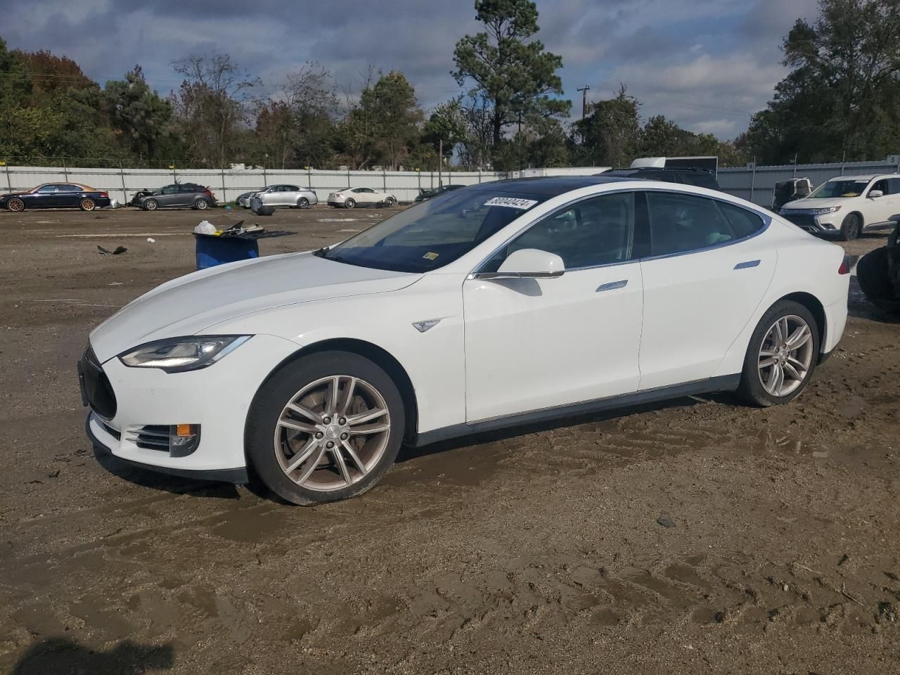 Price & History 2014 Tesla Model S vin: 5YJSA1H17EFP60864 | AutoHelperBot