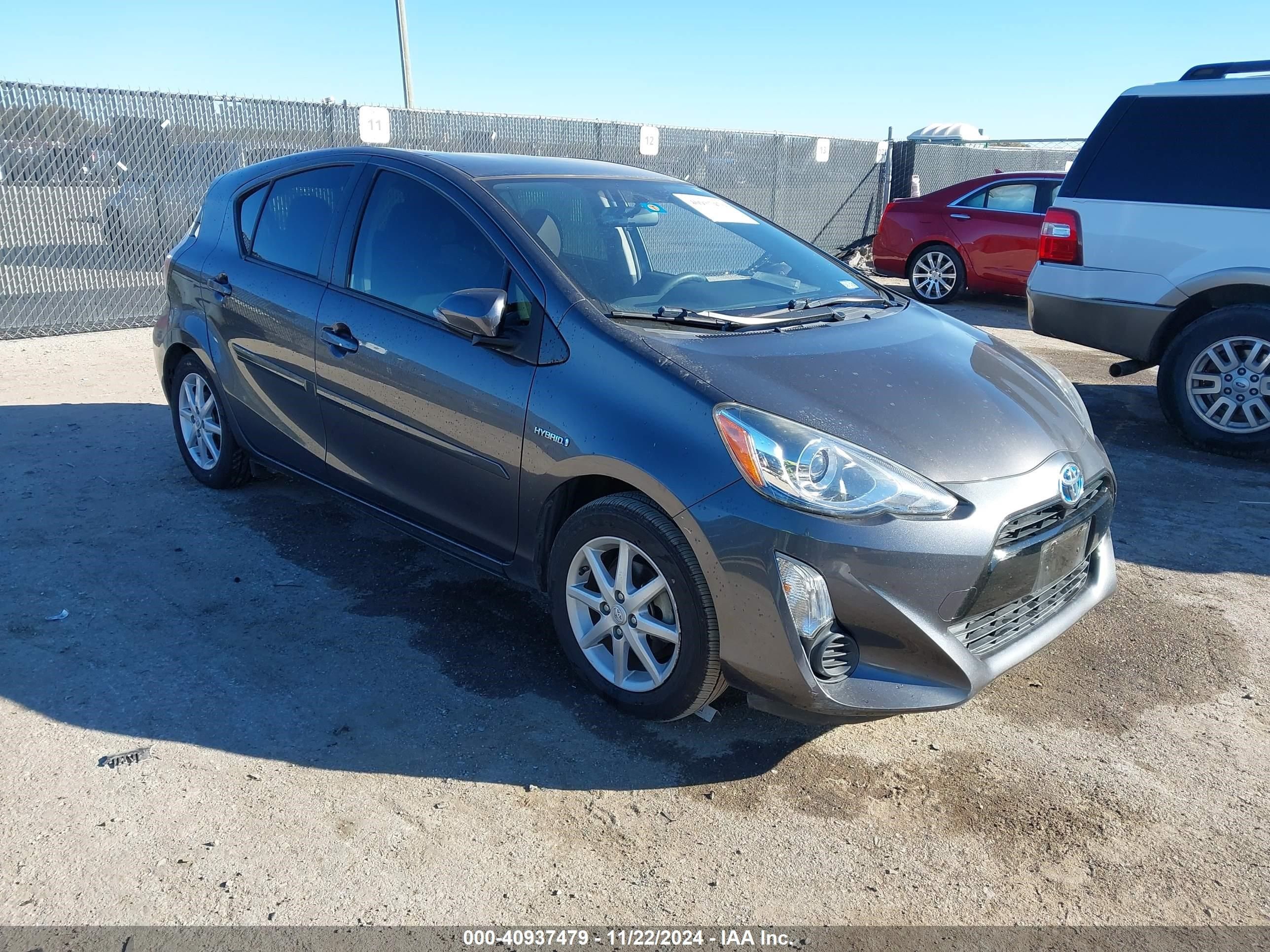 Price & History 2015 Toyota Prius C Three 1.5l I-4 Dohc, Vvt, 73hp vin ...